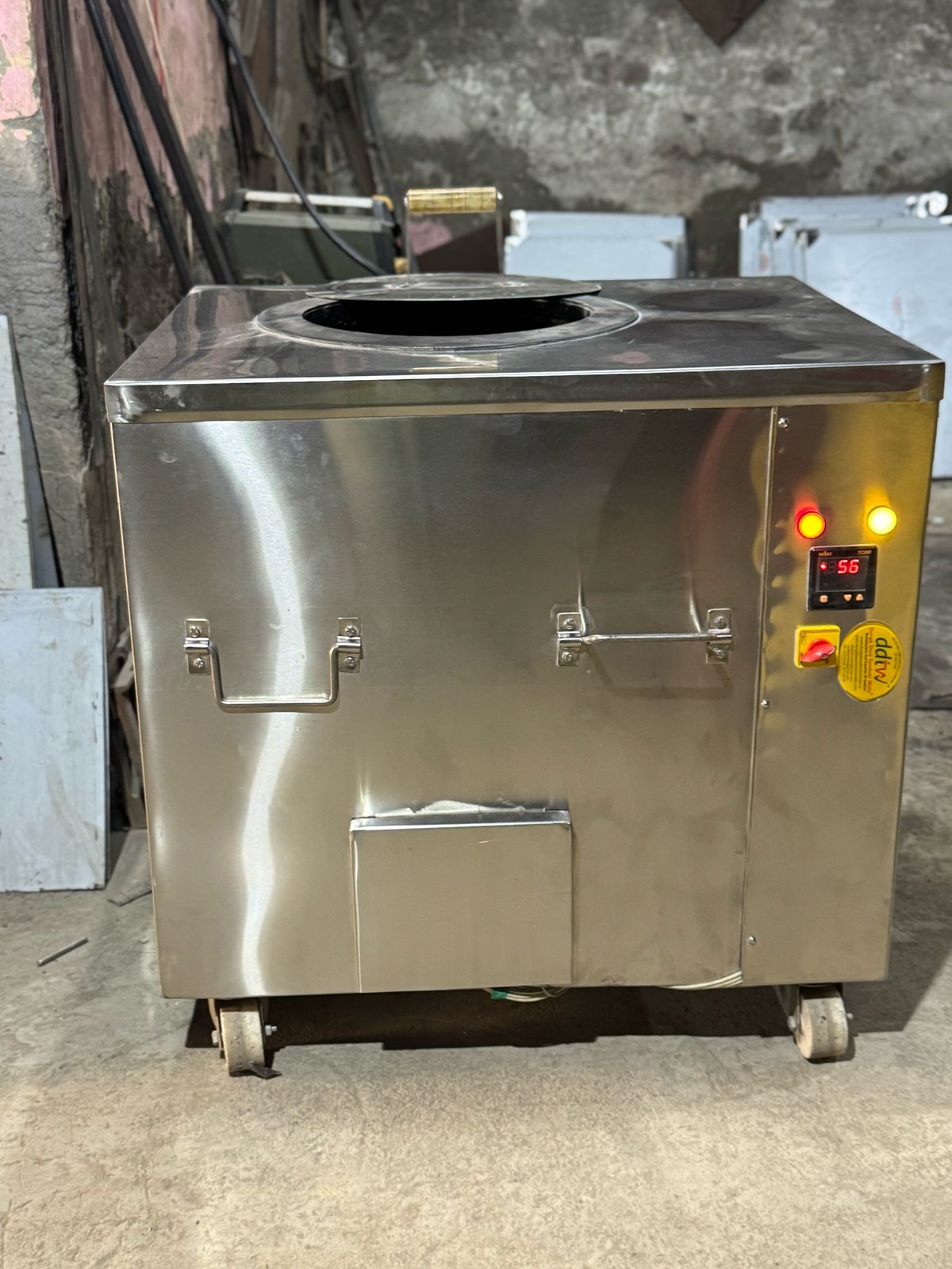 Tandoor Manufacturer in Hyderabad - Durga Dass Tandoor Wala